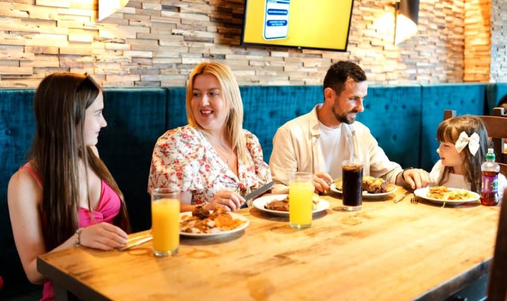 Breakers Bar & Restaurant | Discover Brean