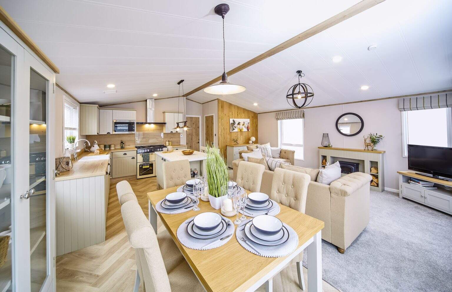 Best Places to Stay in Brean: Hotels, B&Bs, and Holiday Rentals